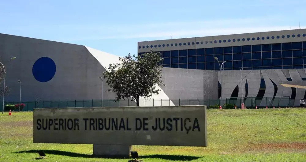 DECISÃO DO STJ: Prática de ato libidinoso com pessoa dormindo configura ...