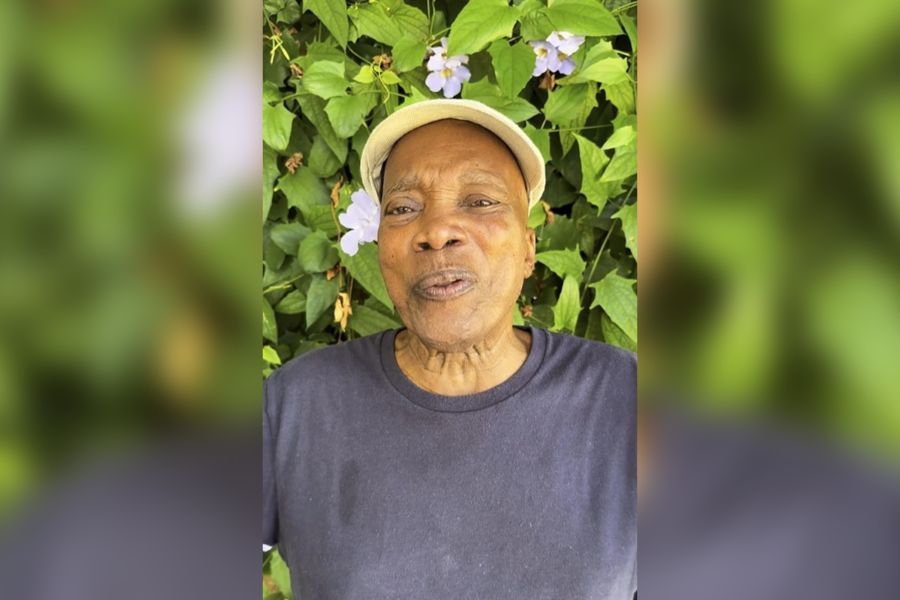 MESTRE: Com flor na cabeça, Milton Nascimento deseja feliz ano novo ...