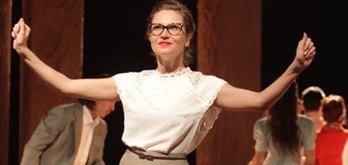 Fã de RO, atriz Aline Jones estreia peça do aclamado livro ...