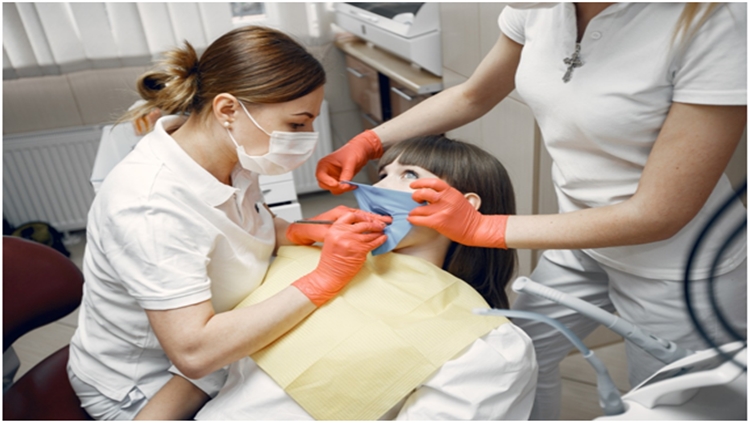 COM SUCESSO: Acadêmicos de Odontologia da UNIRON realizaram suas ...