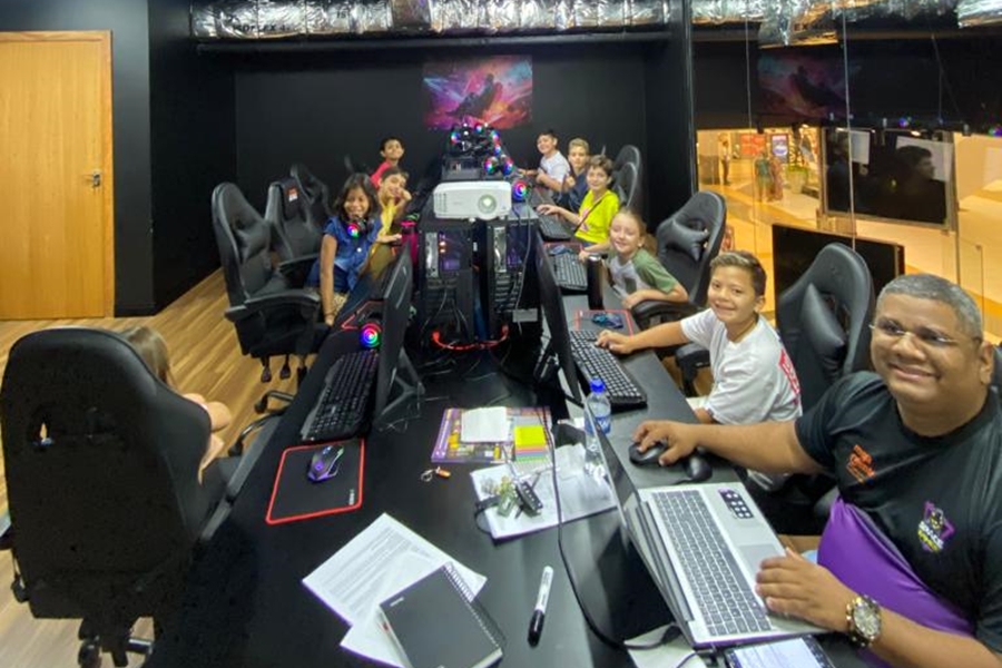 SPACE GAMER: Conheça o espaço que é referência em simuladores de jogos ...