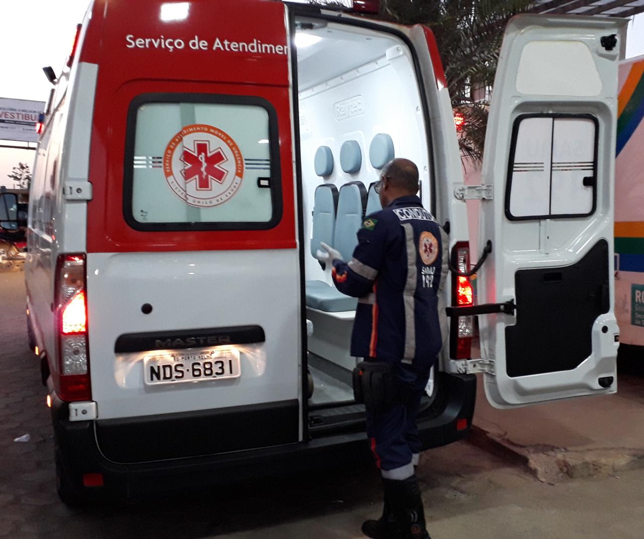 TRANSTORNADO: Idoso tenta se matar com faca cravada no tórax dentro de ...